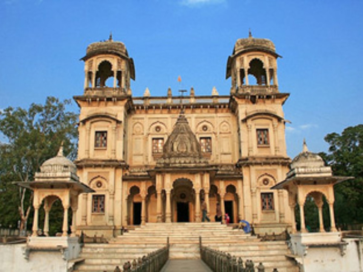 best places to visit around Shivpuri make plans with family george ...