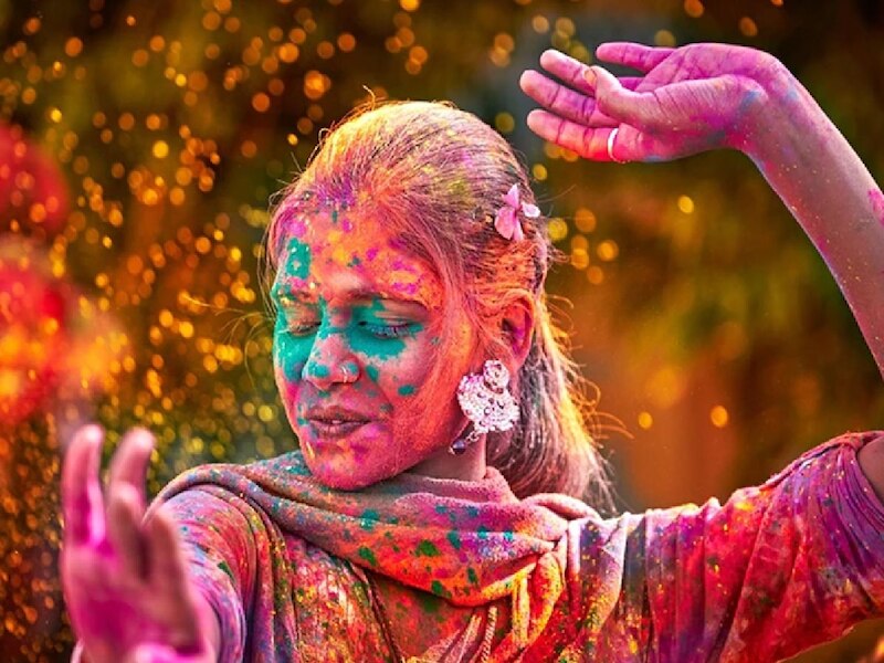 holi play with mud and Clay in naujheel mathura unique tradition of ...