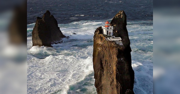Thridrangar lighthouse iceland most remote lighthouse in the world ...