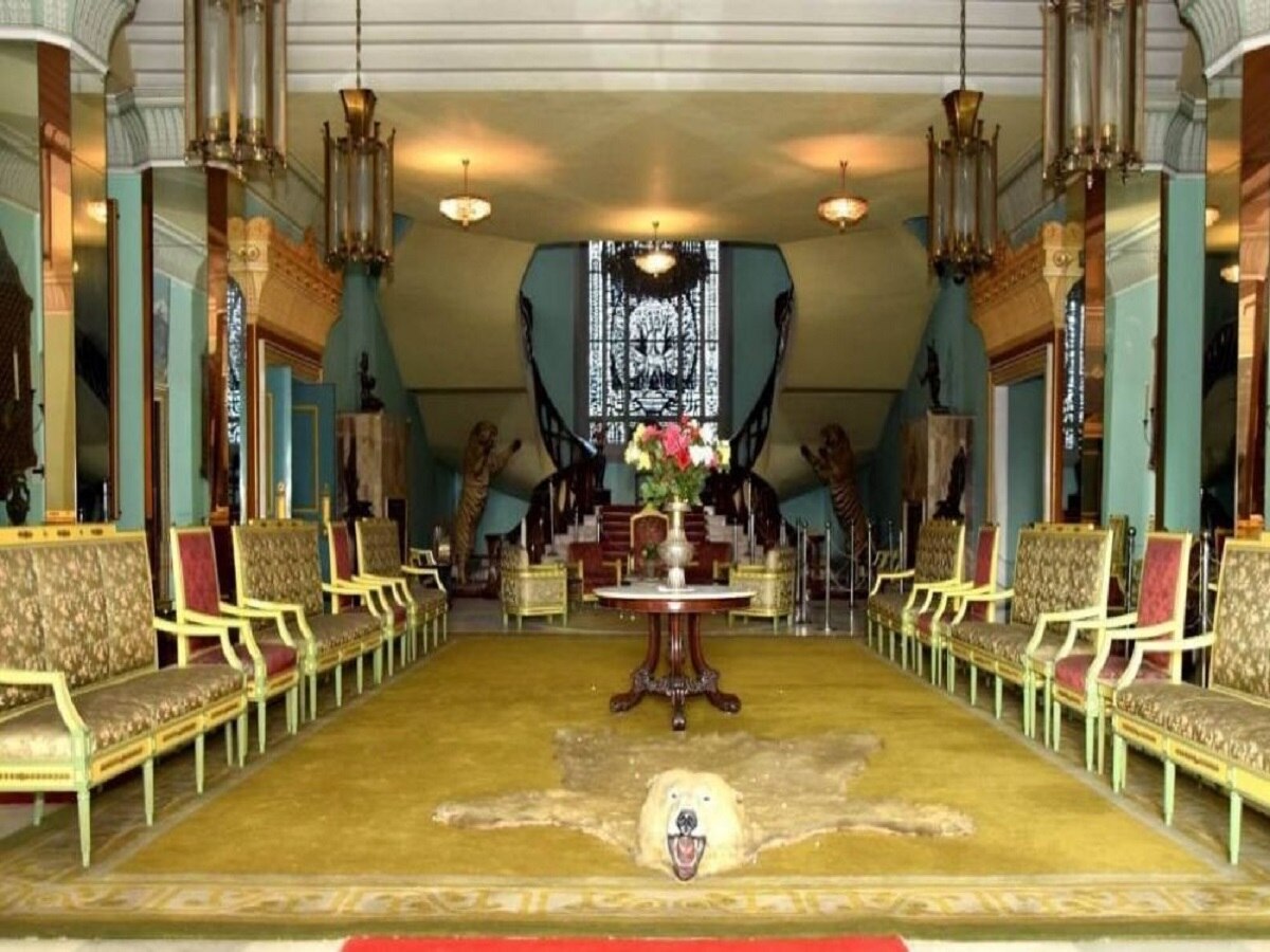 The Last King of Nepal who live in Narayanhiti Palace with Golden Rath ...