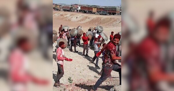 Rajasthan Unique holi celebration Famous patthar maar holi Tradition ...