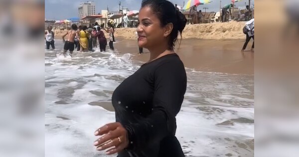 BiduSmita Viral Video: ସମୁଦ୍ର କୂଳରେ କାହା ସହ ମସ୍ତି କରୁଛନ୍ତି ଅଭିନେତ୍ରୀ ...