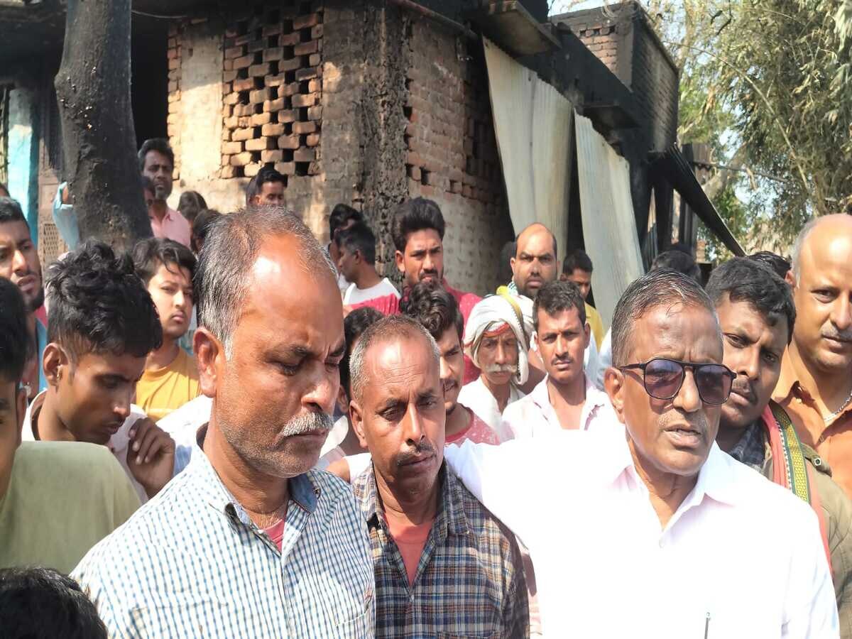 bagaha fire burnt houses garage tent pandal goats cow property cash ...