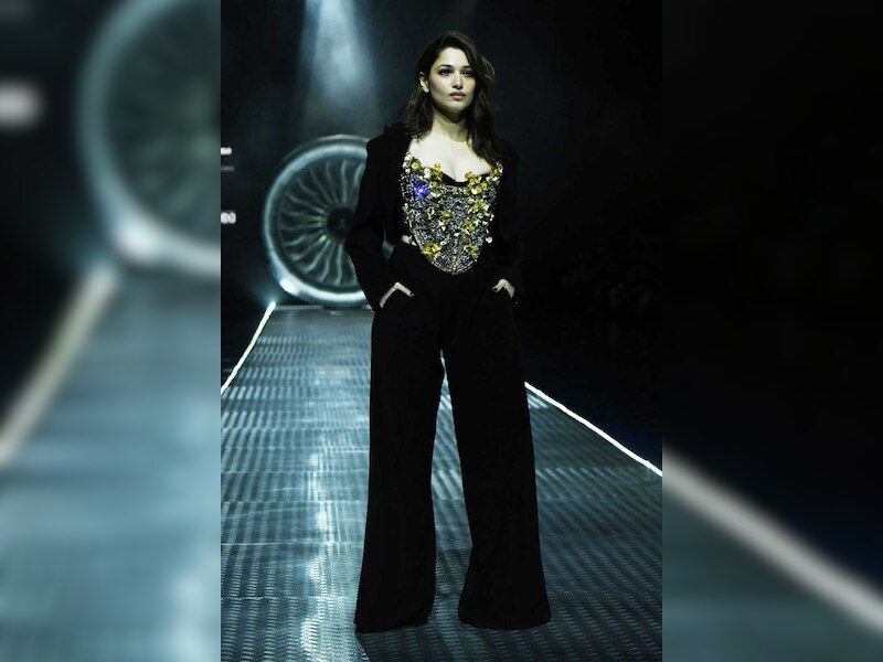 35 Years Old Milky Beauty Tamannaah Bhatia Show Stopper for Falguni ...
