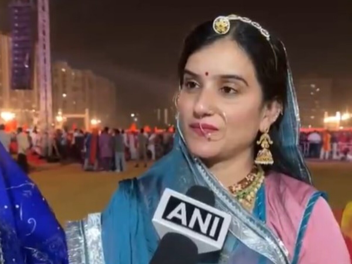 Rajasthan Diwas Navratri 11 thousand women performed Ghoomar in Surat ...