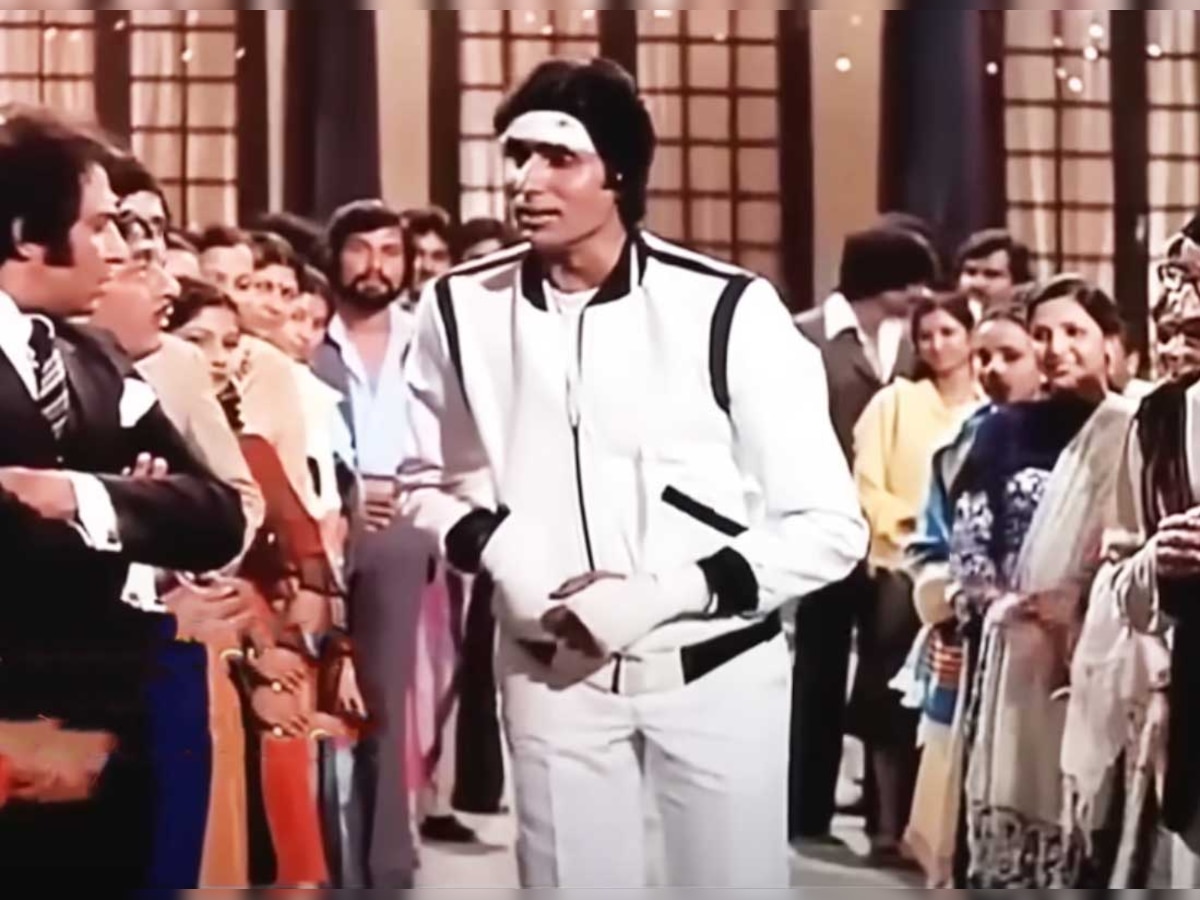 82 Years Old Bollywood Megastar Amitabh Bachchan Big Hit Song Mere ...