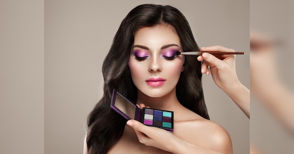 Does daily makeup damage the skin dermatologist reveals the truth and ...