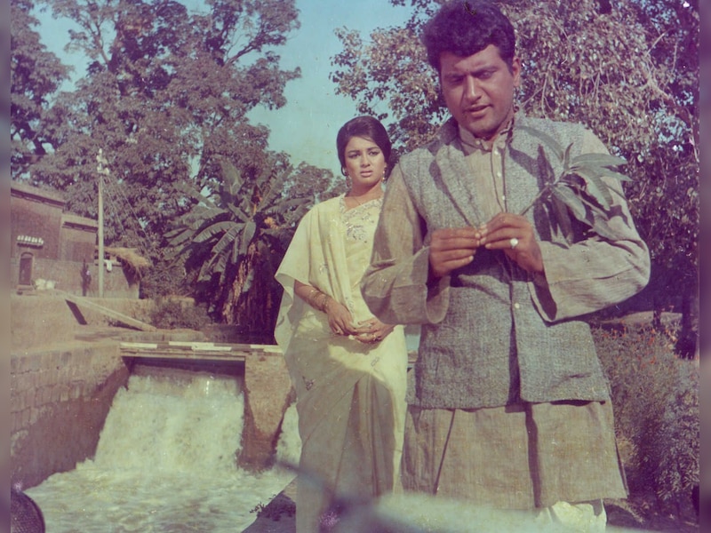 87 Year Late Bollywood Veteran Actor Manoj Kumar 5 Blockbuster Movies ...