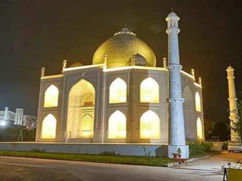 unique modern house design in burhanpur mp man builts taj mahal house ...