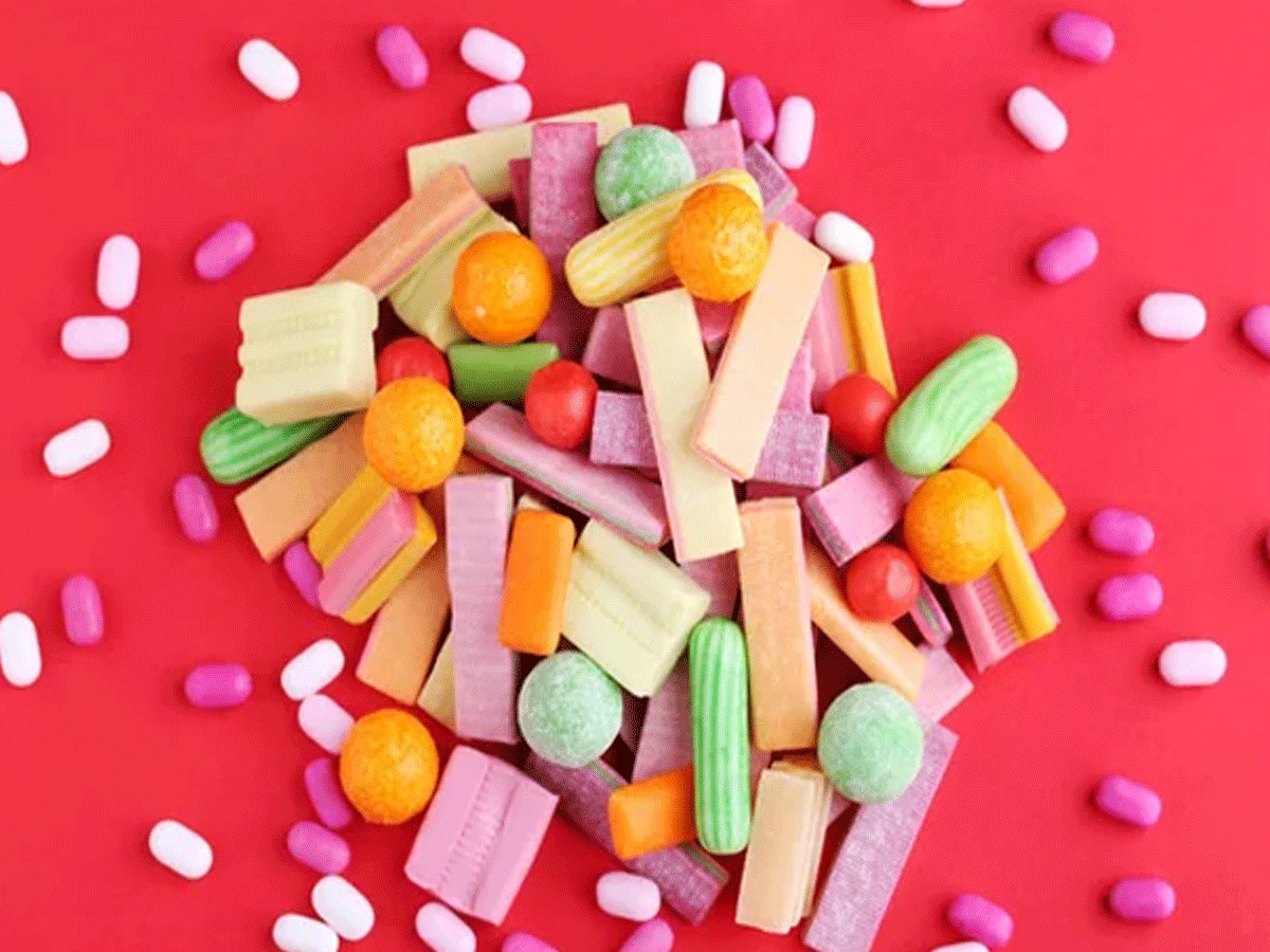 Five Most bizarre bans in world chewing gum jasmine blue jeans ...