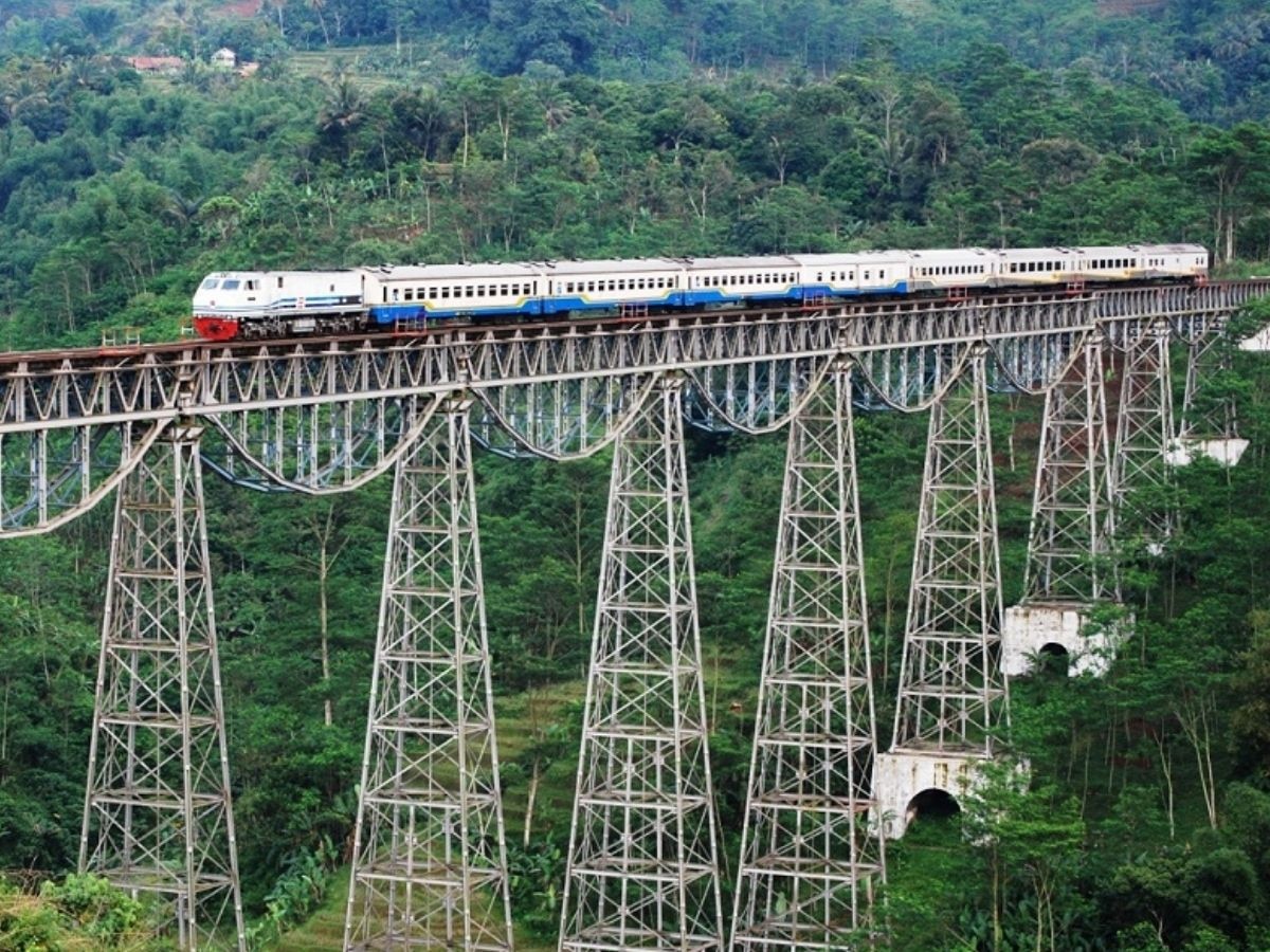 world most dangerous train journey passengers afraid to board in trains ...