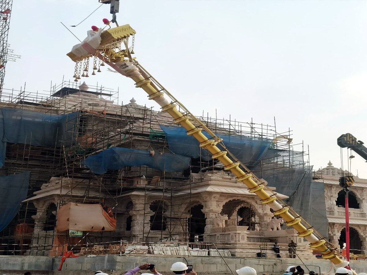 extremely huge ayodhya ram mandir 42 feet high 5500 kg heavy flag pole ...