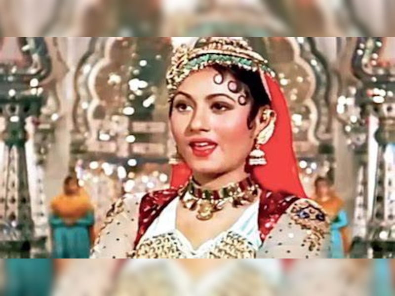 65 Years Old Bollywood Superhit Song Jab Pyar Kiya To Darna Kya Which Was Written 105 Times Cost ...