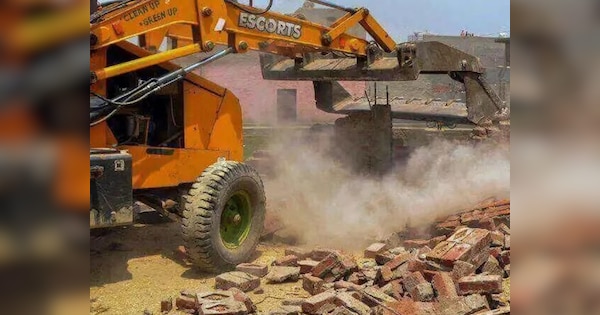 Siddharthnagar Bulldozer Action on Madrasa in Shohratgarh Hindu Temple ...
