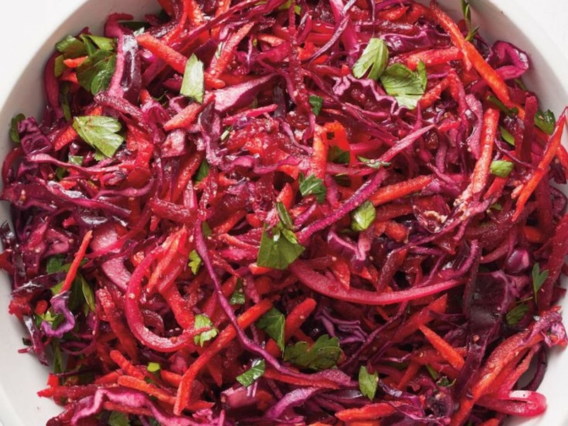 healthy beetroot raita recipe in summers iss tarah banaye chukandar ka ...