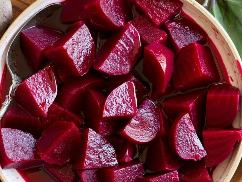 healthy beetroot raita recipe in summers iss tarah banaye chukandar ka ...