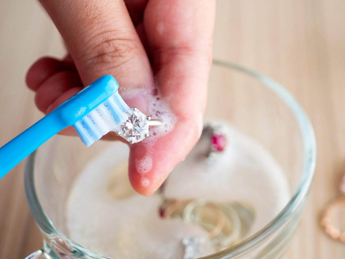 silver jewellery cleaning tips at home chandi ke gehne ko kaise kre ...