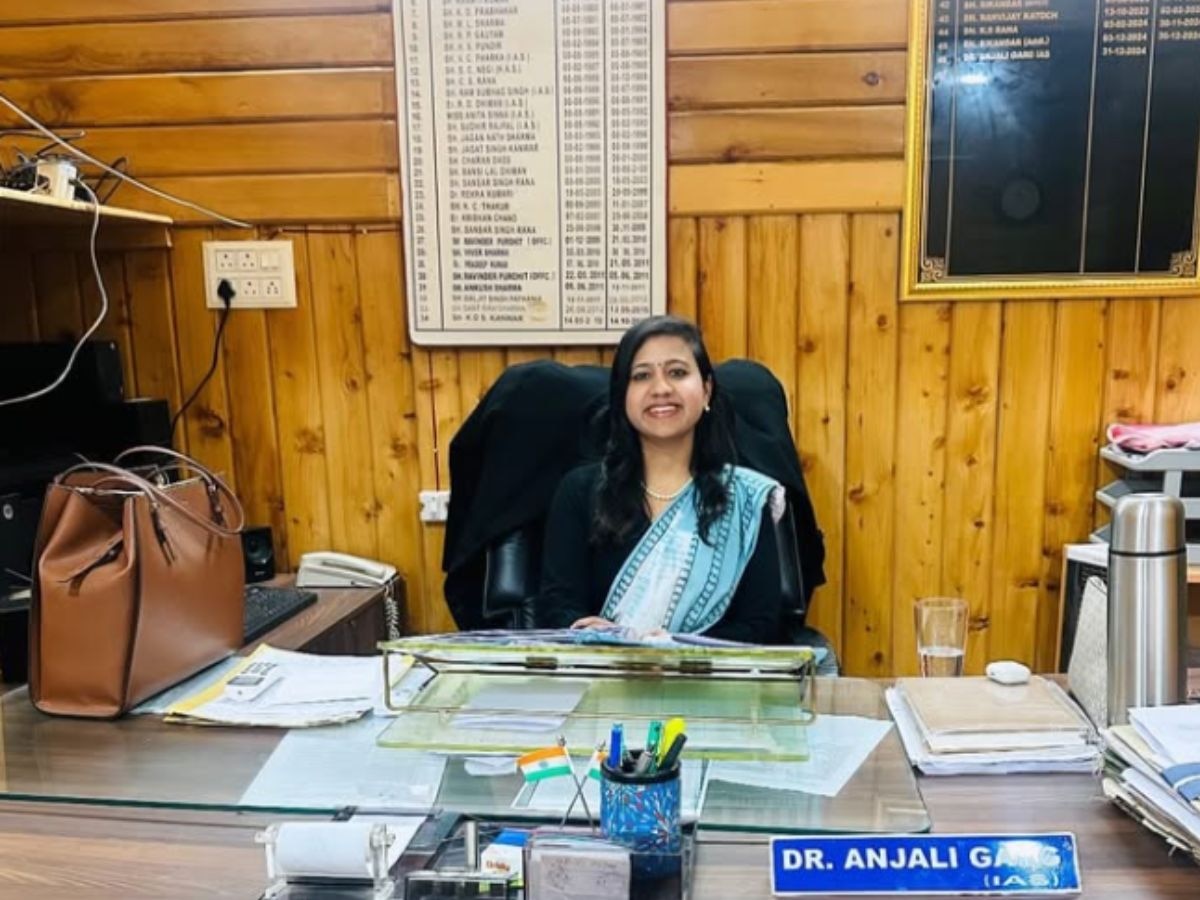 IAS Dr Anjali Garg did 12 hour shift in hospital then UPSC study ...