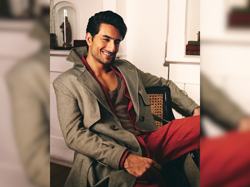 24 Year Old Pataudi Khandaan Pota Ibrahim Ali Khan Faced Jaundice Birth ...