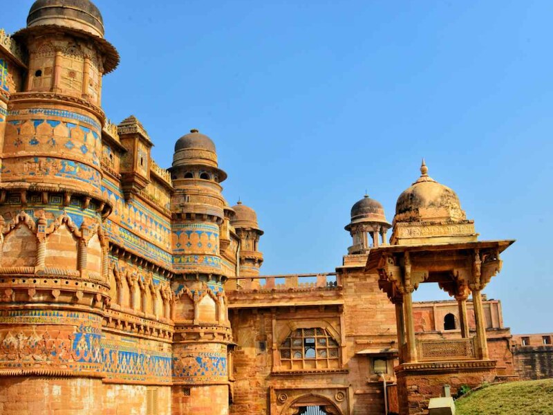 mp tourism gwalior kila is third biggest fort in India see photos of ...