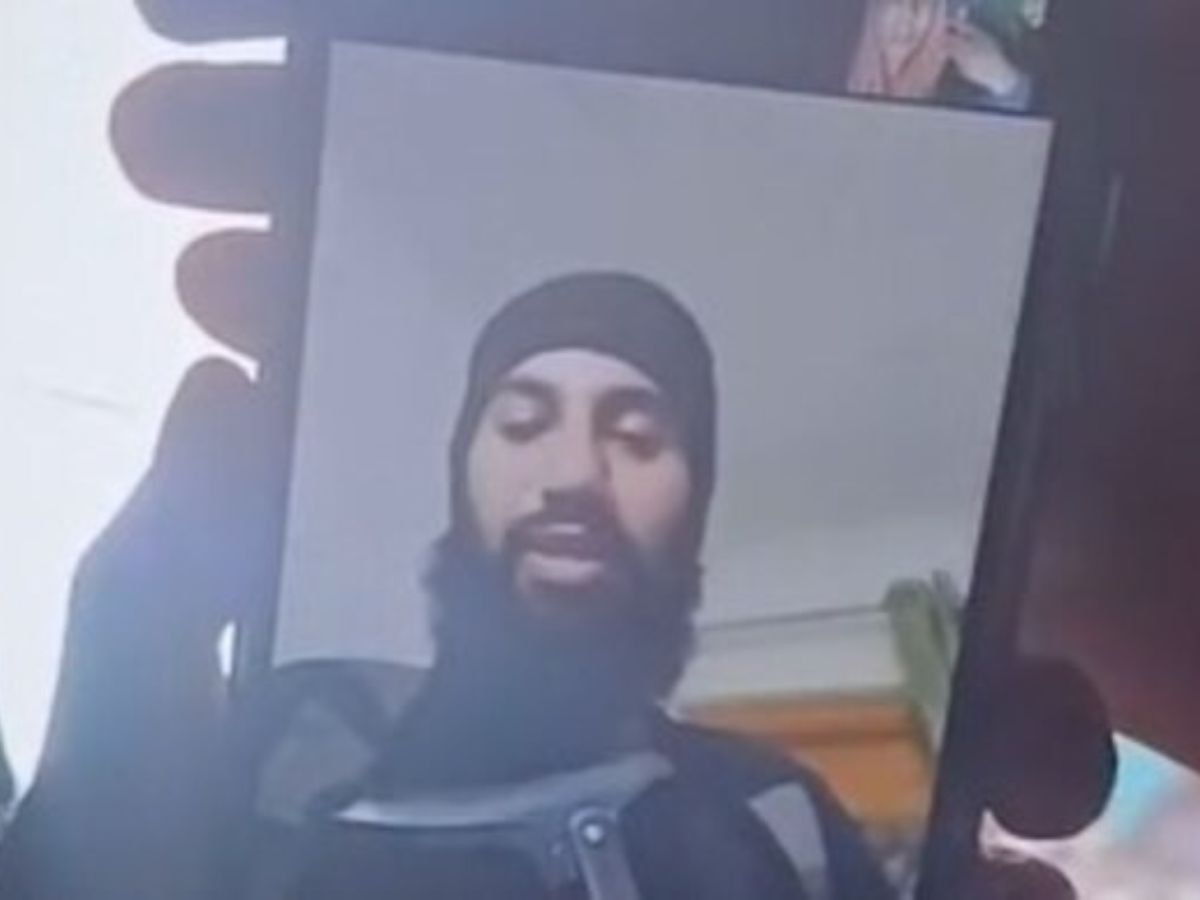 Jammu Kashmir Tral Encounter Amir Nazir Wani video call with mother ...