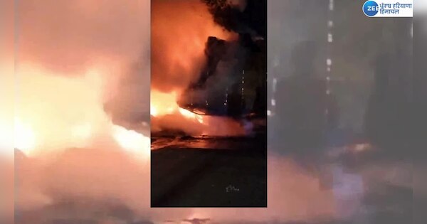 trolley full of straw caught fire on Derabassi Barwala Road watch viral ...