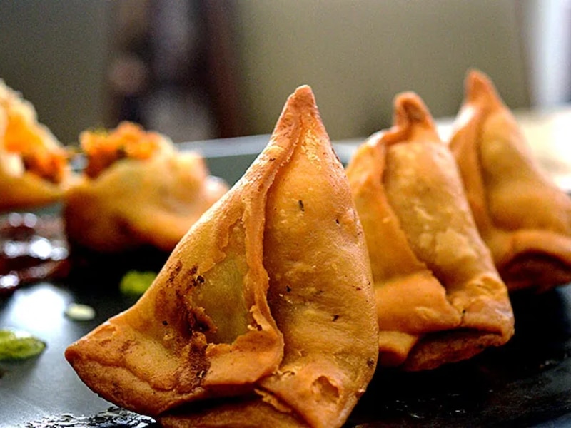 indore samosa not only gives taste but also removes stress know about ...