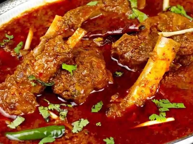 top famous tasty dishes of mp try indore namkeen dal bafla gwalior ...