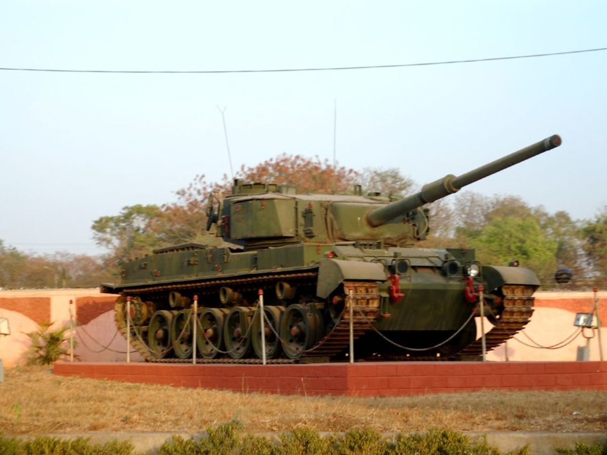 Vijayanta Indias first indigenously built Main Battle Tank in action ...