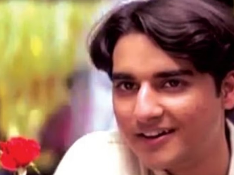 26 Years Old Bollywood Superhit Song Ae Nazneen Suno Na Actor Kunal ...
