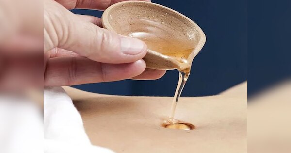 Ways Of Applying Oil on Navel Therapy Near Belly Button Nabhi Me Tel ...