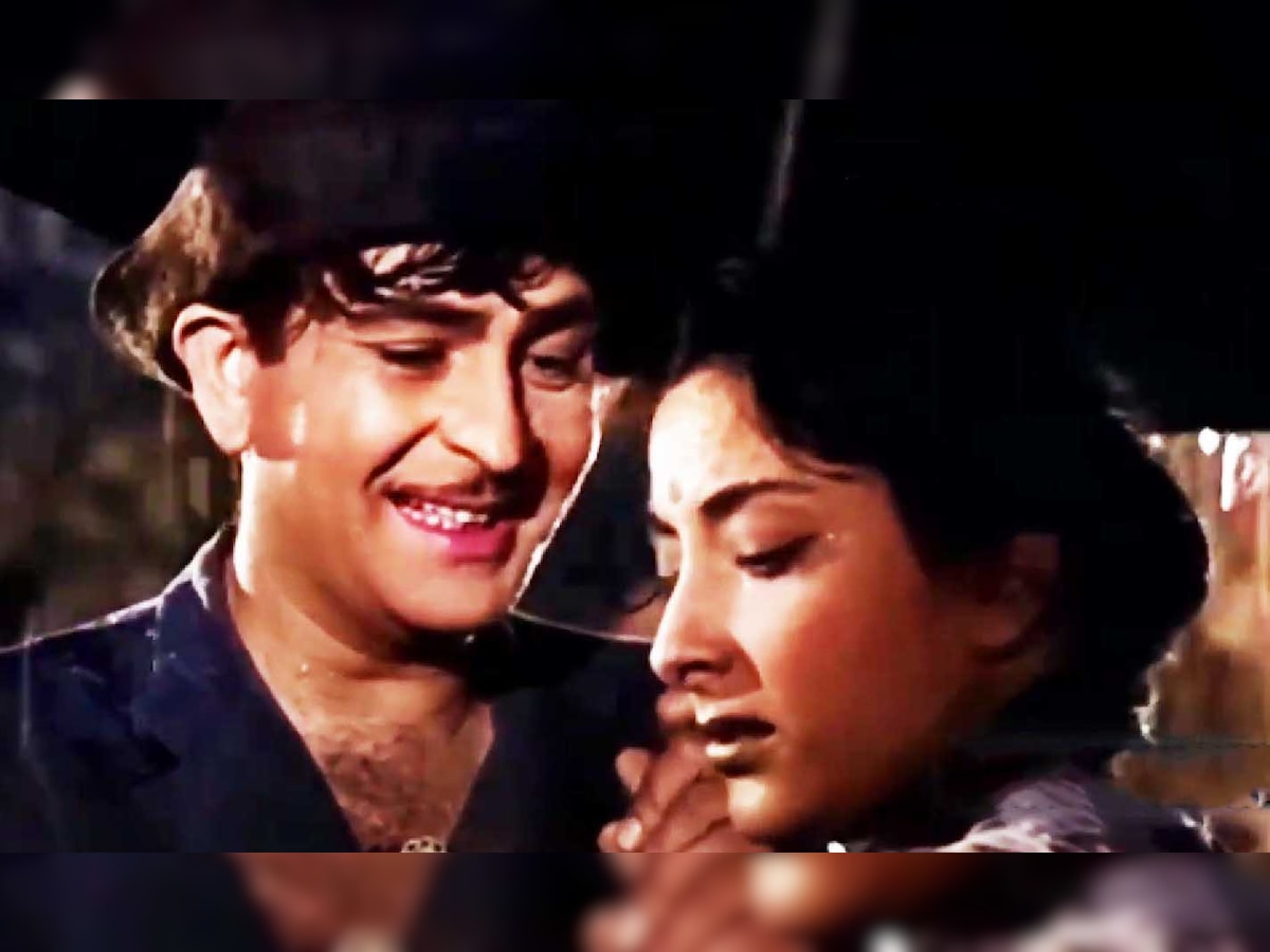 70 Years Old Bollywood Superhit Song Pyar Hua Ikraar Hua Raj Kapoor and Nargis Sung By Lata ...