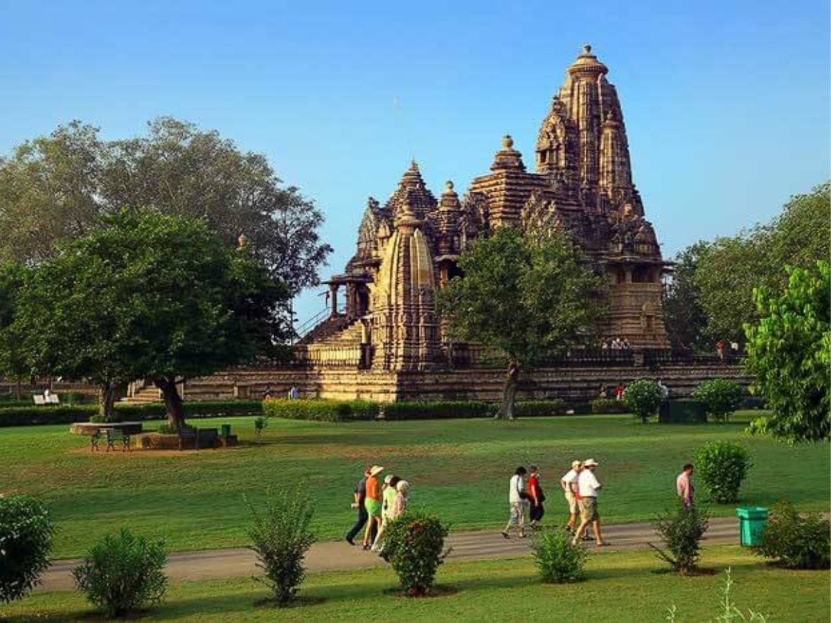 mp famous tourism place visit khajuraho mandu orchha chanderi in low ...