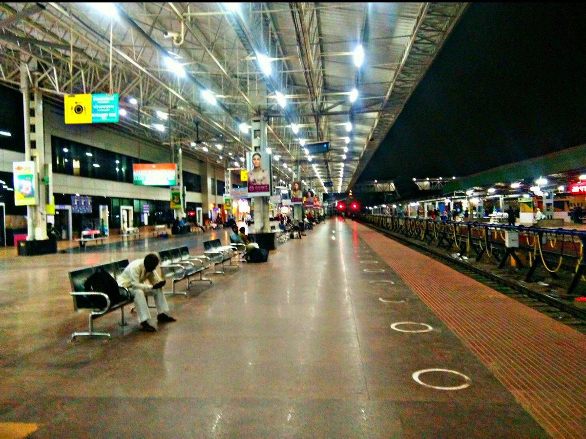 world longest railway platform hubballi junction platform karnataka ...