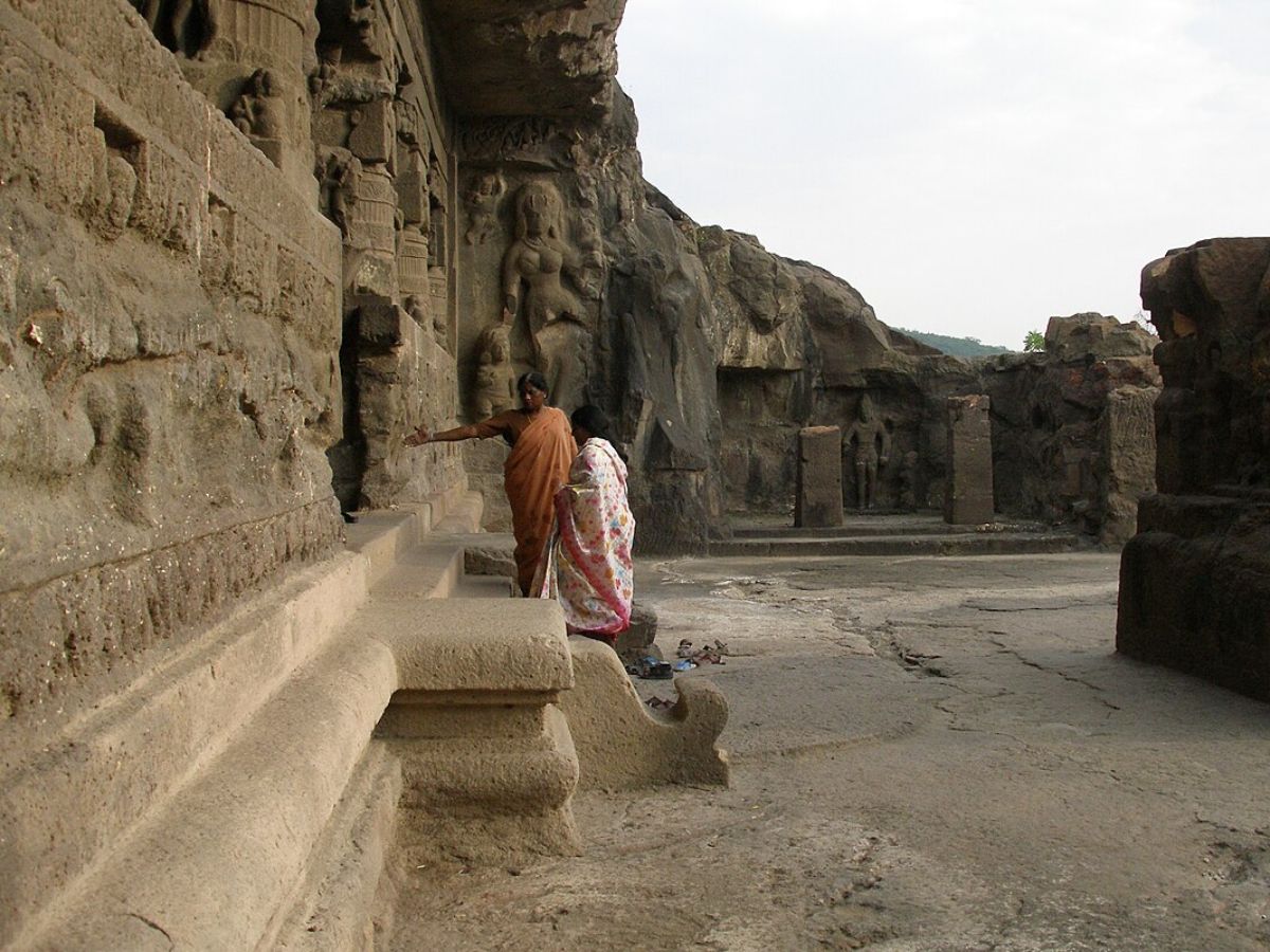 mysterious cave in India Ellora caves know its historical facts | एक ...