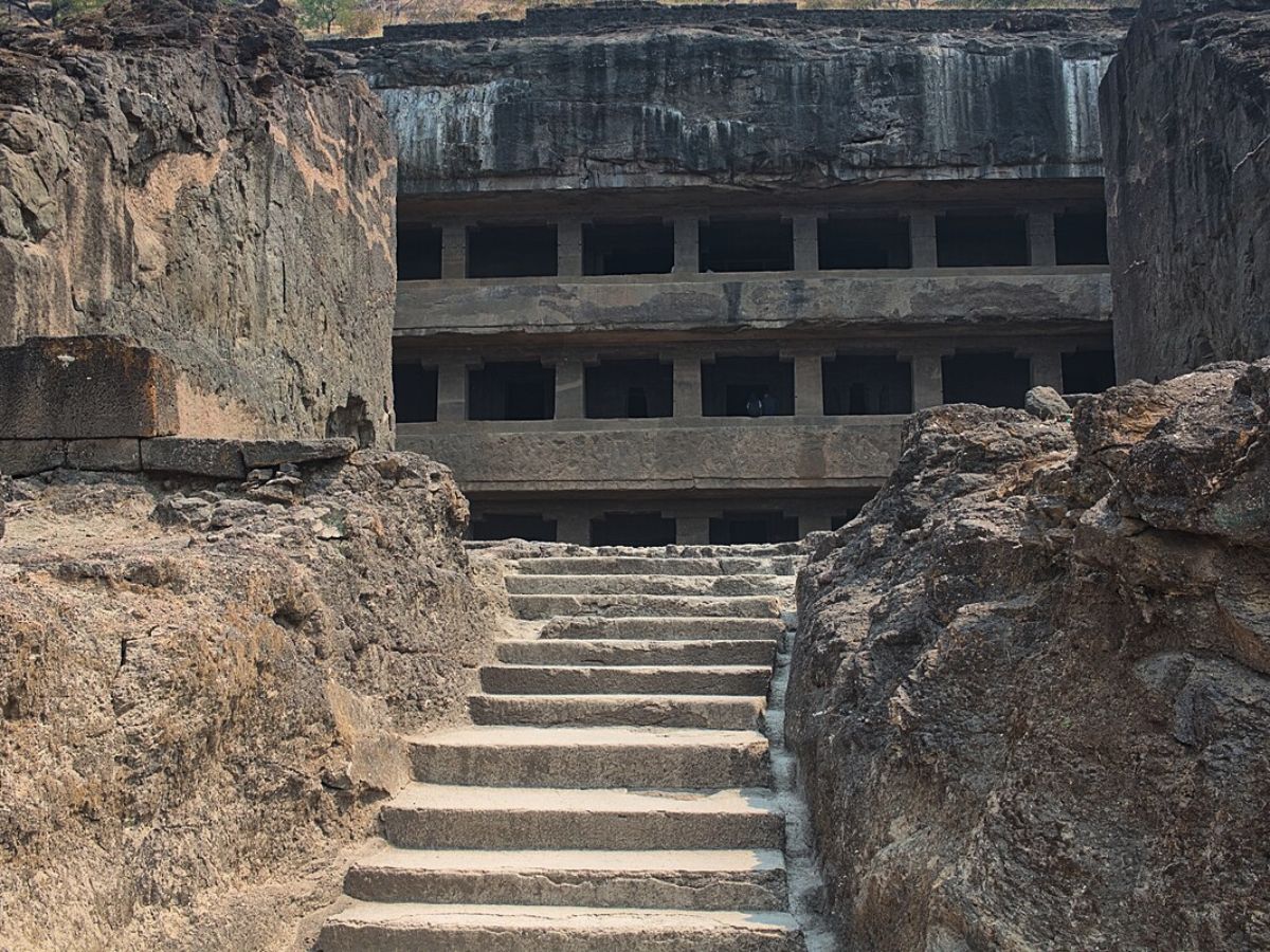 mysterious cave in India Ellora caves know its historical facts | एक ...