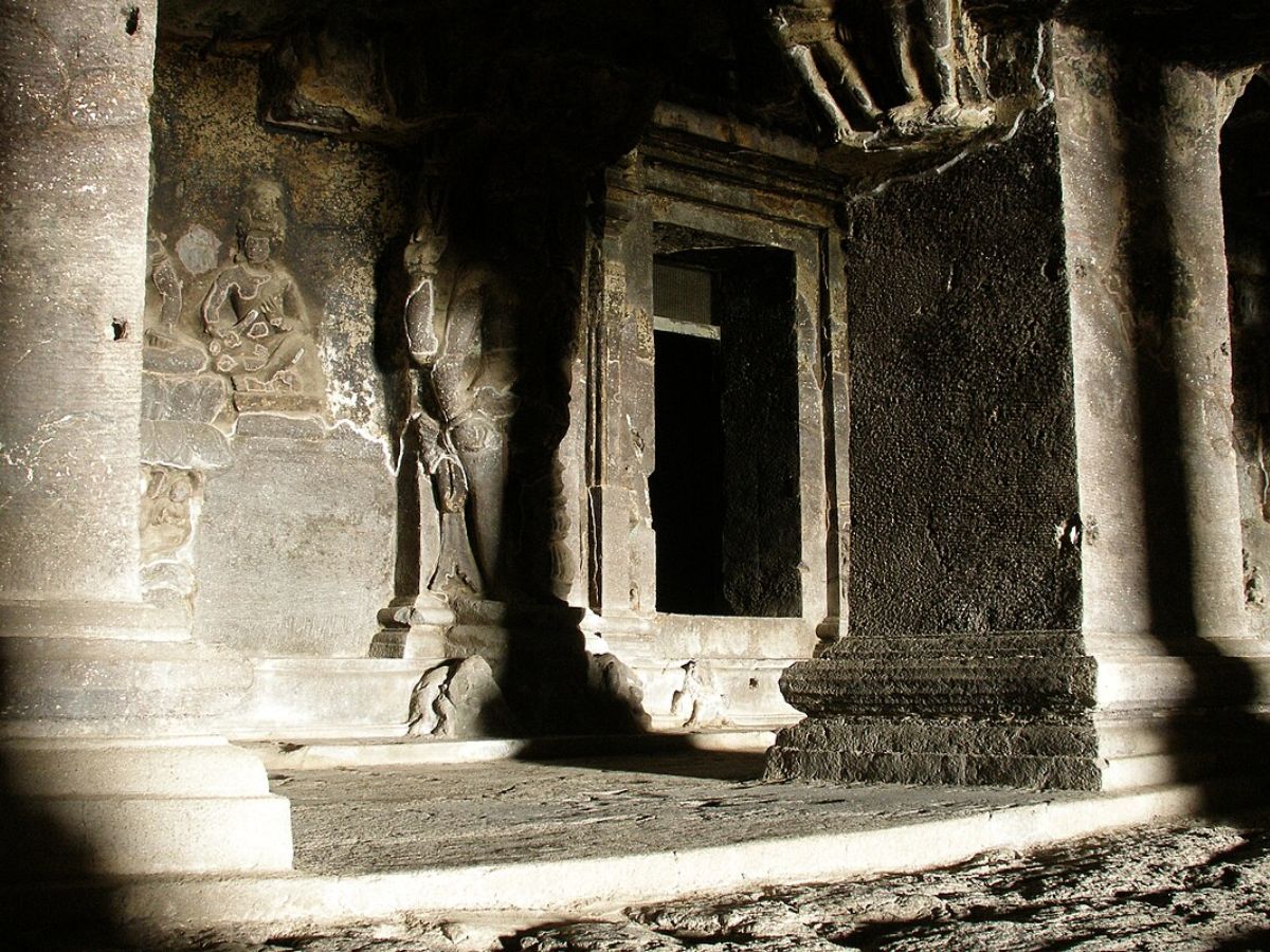 mysterious cave in India Ellora caves know its historical facts | एक ...