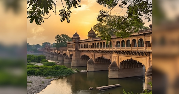 Jaunpur Shahi Bridge interesting story 461 year old pull history built ...