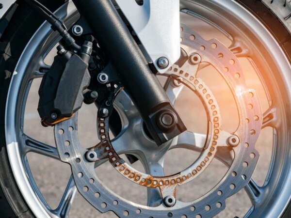 How anti lock braking system ABS works in bike know here ABS in motorecycle | क्या होता है बाइक ...