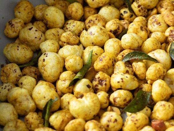 benefits of roosted Makhana in ghee Makhane ke fayde | ब्लड शुगर ...