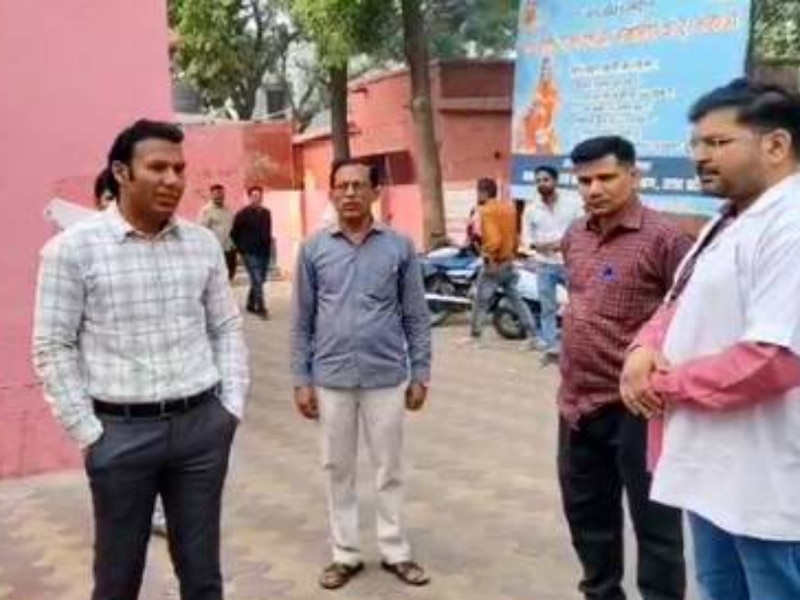 Who is IAS Arvind Chauhan Shamli DM sat on ground to listen 70 year old ...