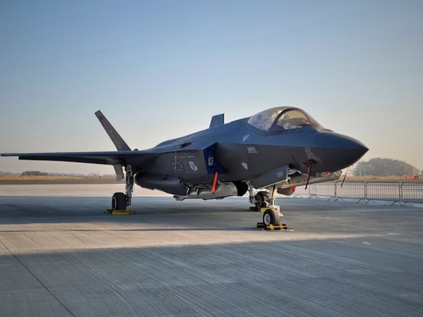 british f35 fighter jet stuck at thiruvananthapuram airport india ...