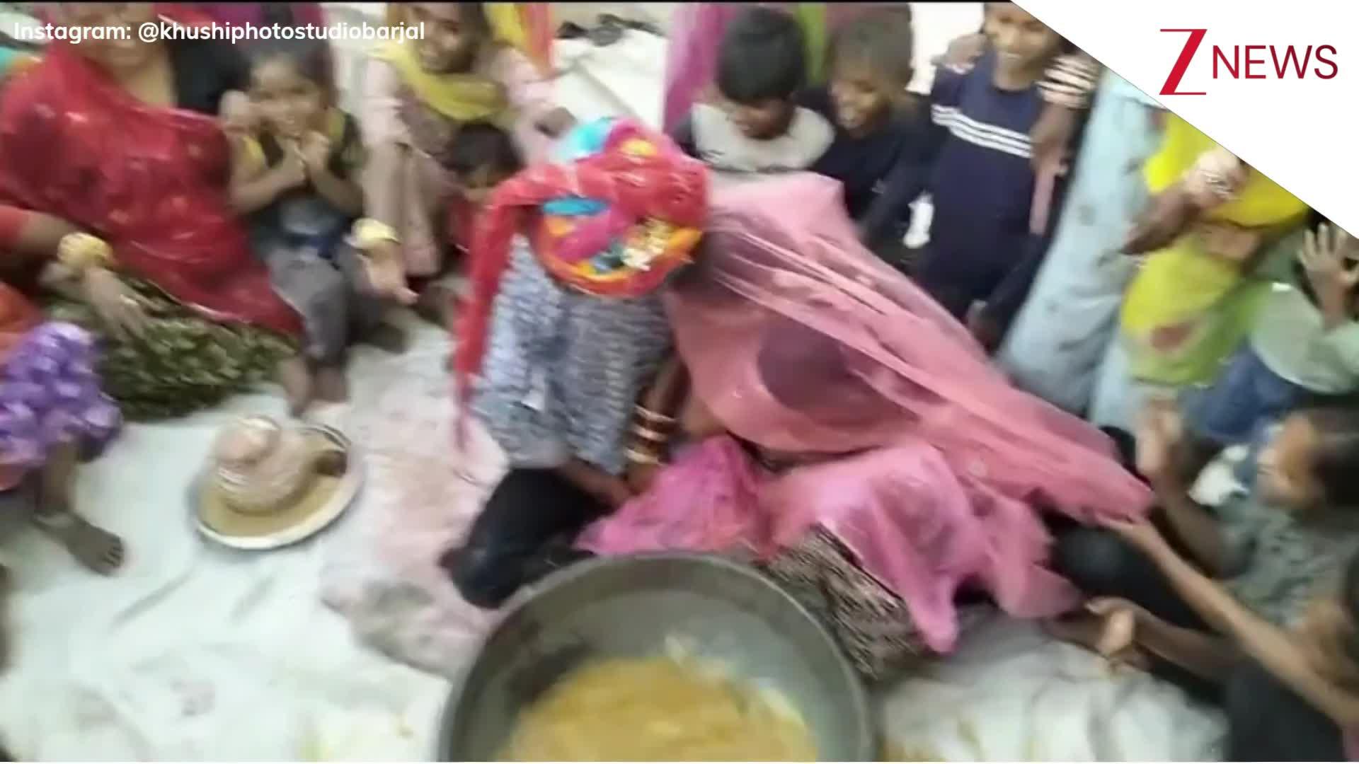 Ring search rasam became battle in bride groom funny video viral people ...