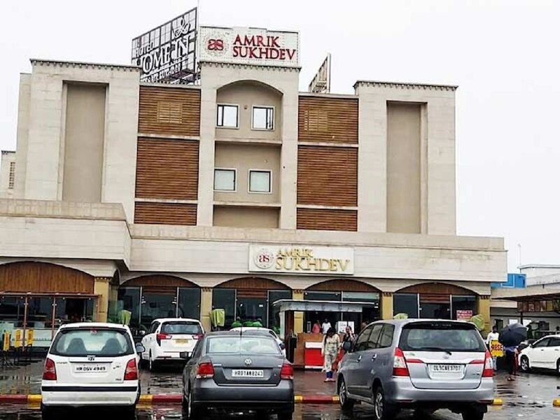 why Murthal paratha is famous। Murthal amrik Sukhdev Dhaba Owner ...