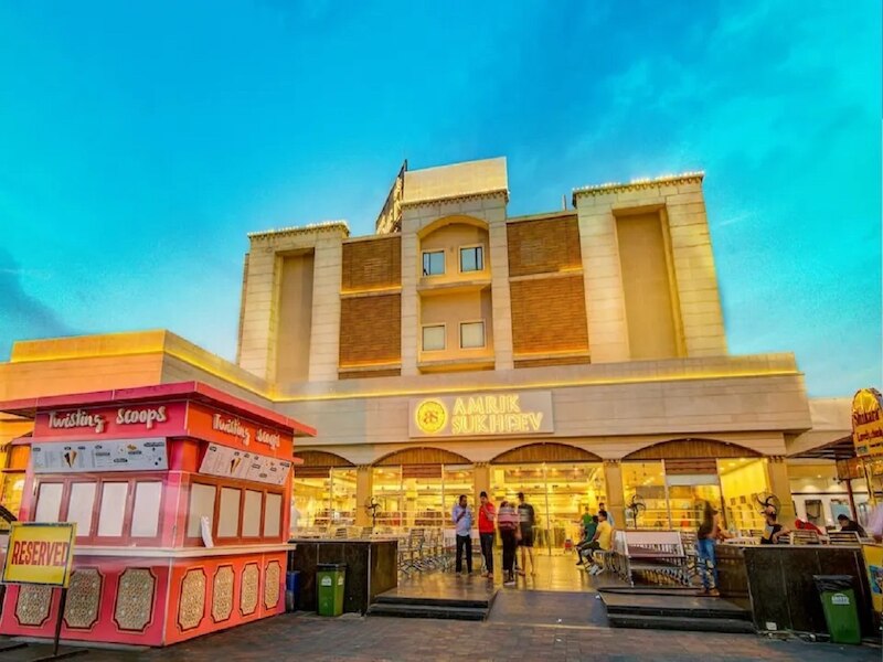 why Murthal paratha is famous। Murthal amrik Sukhdev Dhaba Owner ...