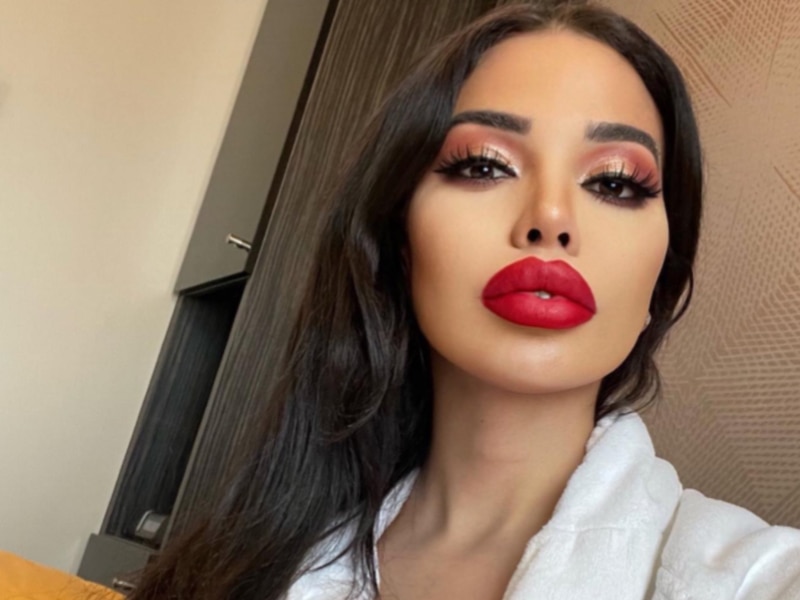 Airbnb owner kicks out OnlyFans model Nyla Caselli after photoshoot ...