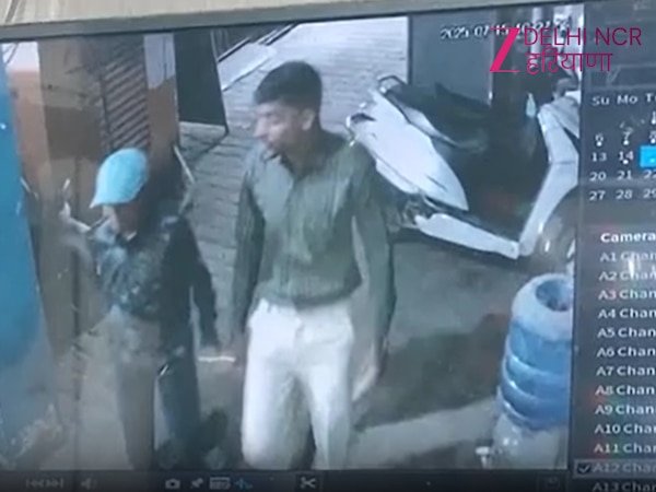 Haryana News: रेवाड़ी में बैंक से 10 लाख 70 हजार रुपये से भरा बैग ले उड़े चोर, CCTV में कैद हुई ...