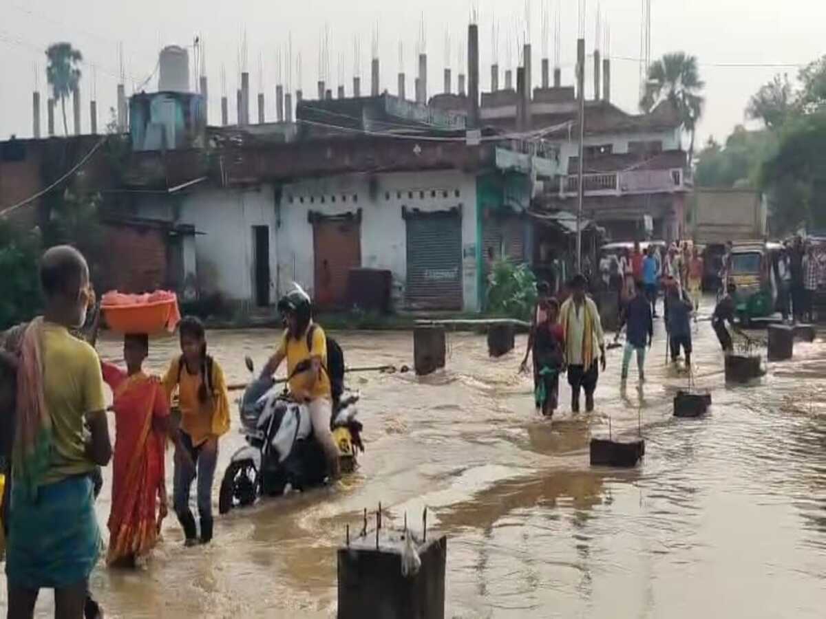 Shakurabad bridge completely closed due to flood in Jehanabad ...