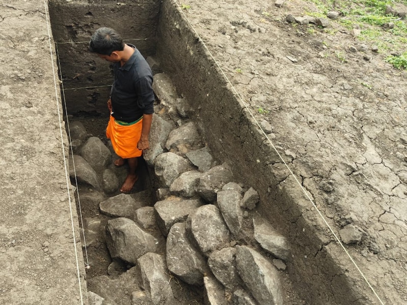 Karnataka News Historical things found during excavation in Maski after ...