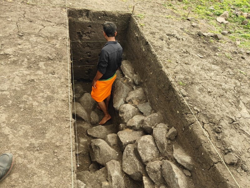 Karnataka News Historical things found during excavation in Maski after ...